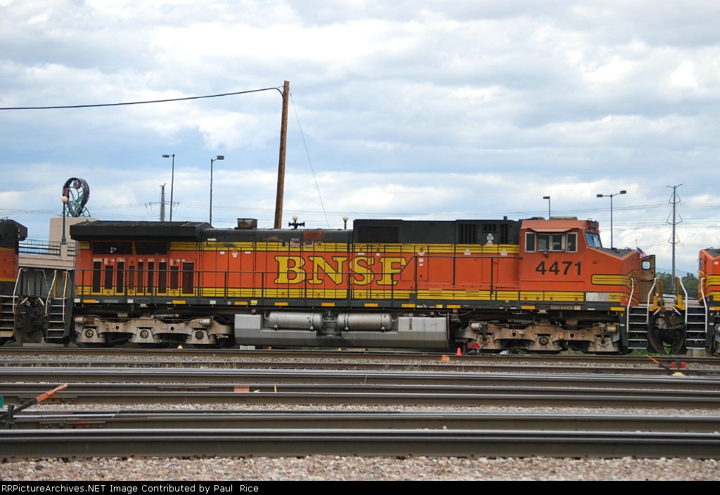 BNSF 4471